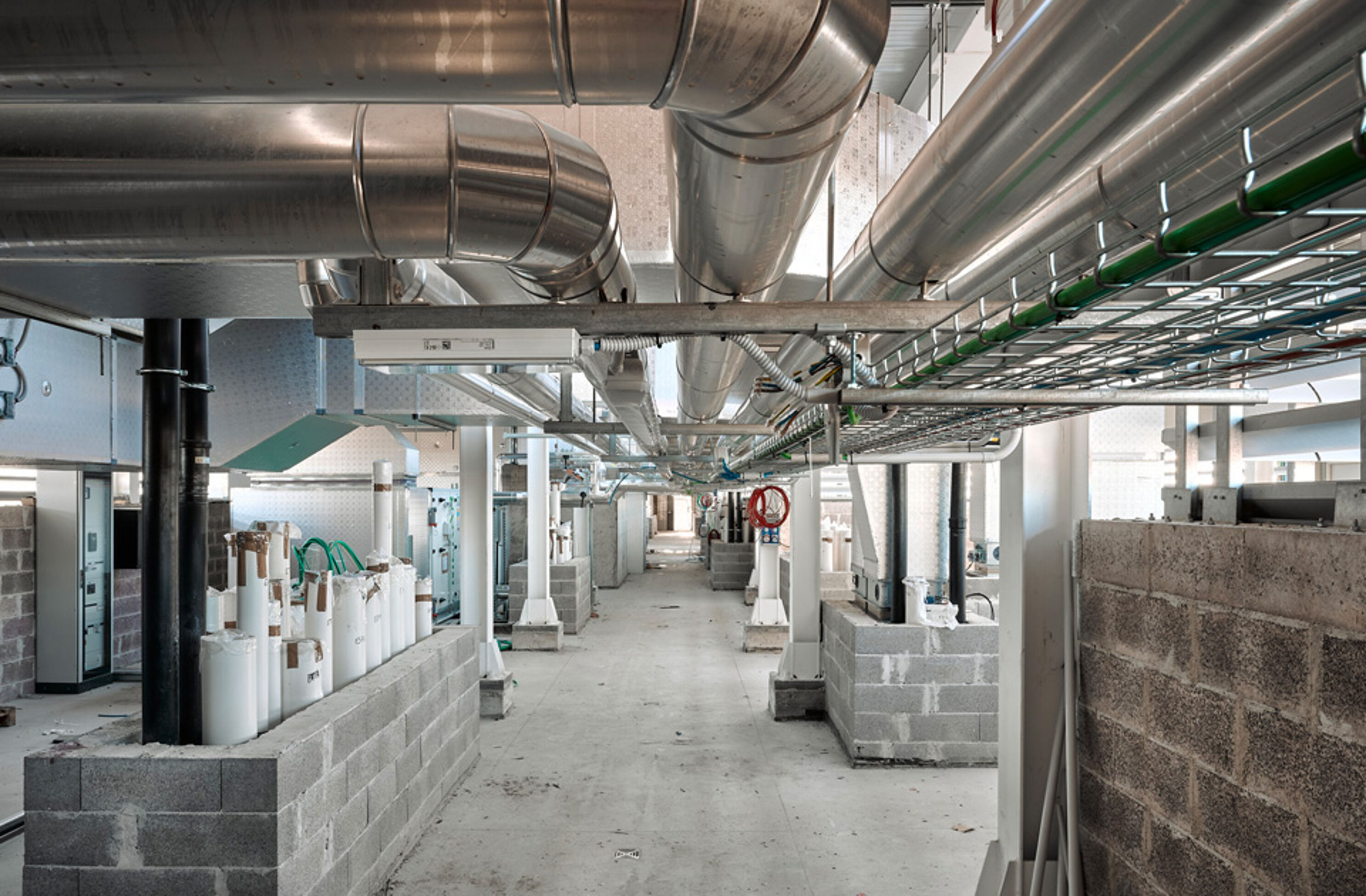 Seismic-resistant fastening: Bologna Biotech Centre - fischer fixings
